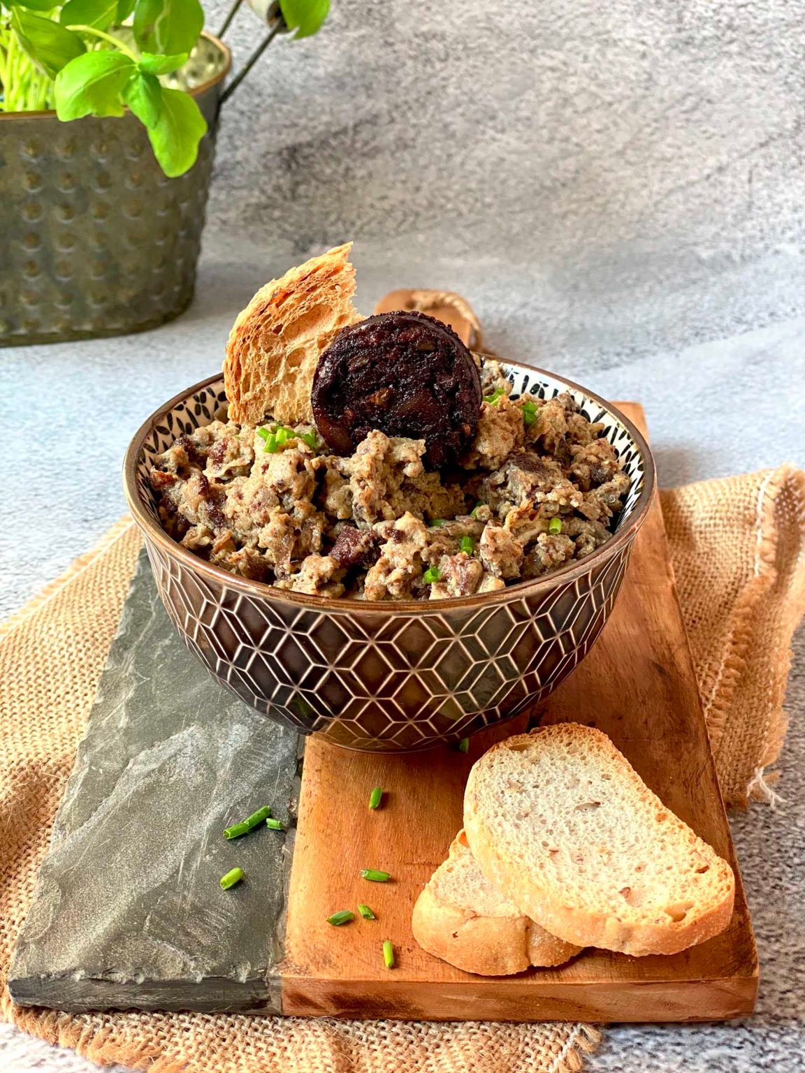 Revuelto de morcilla de burgos | Create Recipes | Recetas para elaborar ...